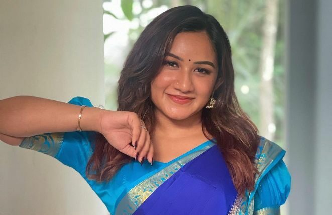 Raveena Daha (Bigg Boss) Height, Age, Boyfriend, Family, Biography ...