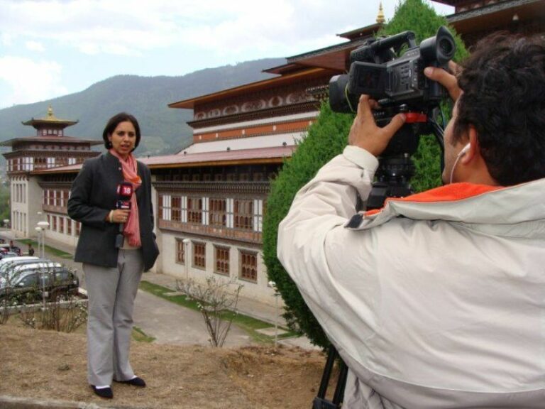 Suhasini Haidar Age, Husband, Children, Family, Biography & More ...