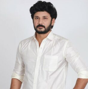 Vishnu Vijay (Bigg Boss) Height, Age, Wife, Family, Biography & More » StarsUnfolded