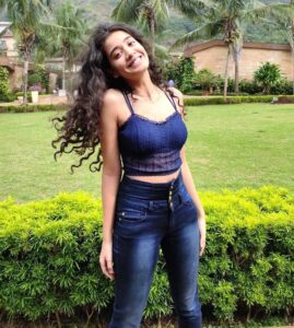 Aarushi Bajaj Age, Boyfriend, Family, Biography & More » StarsUnfolded