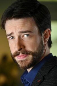 The Railway Men (Netflix) Actors, Cast & Crew » StarsUnfolded