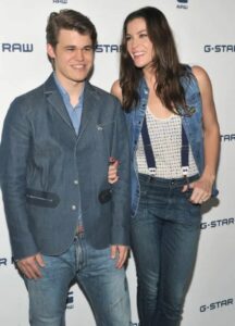 Magnus Carlsen Height, Age, Wife, Family, Biography » StarsUnfolded