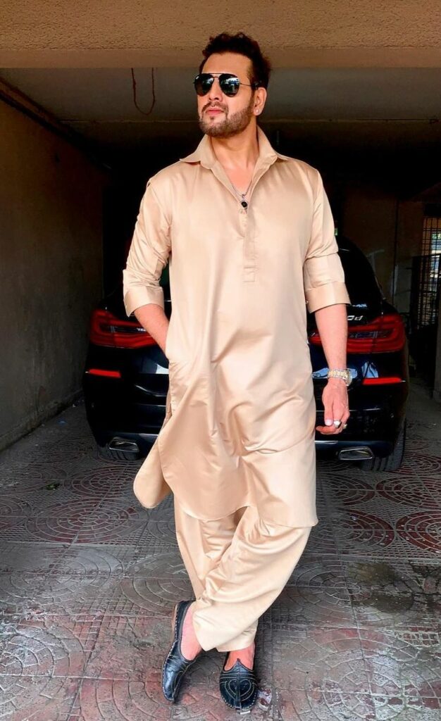 Rumi Khan Height, Age, Girlfriend, Wife, Family, Biography & More ...