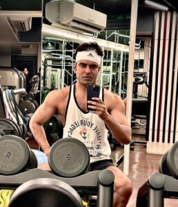 Abhishek Singh (IAS) Age, Wife, Family, Biography & More » StarsUnfolded