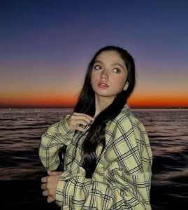 Aina Asif Age, Family, Biography & More » StarsUnfolded