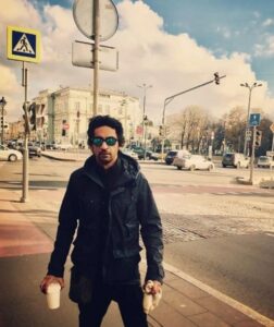 Anil Grover Age, Height, Wife, Family, Biography & More » StarsUnfolded