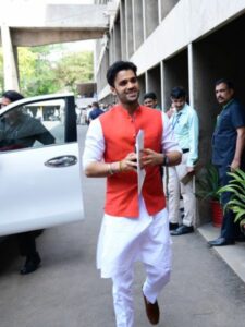 Bhavya Bishnoi Age, Wife, Family, Biography & More » StarsUnfolded