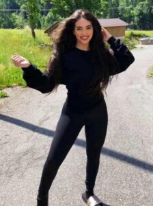 Faouzia Height, Age, Boyfriend, Family, Biography & More » StarsUnfolded