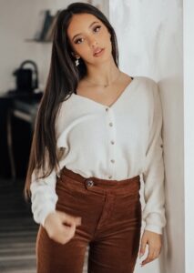 Faouzia Height, Age, Boyfriend, Family, Biography & More » StarsUnfolded