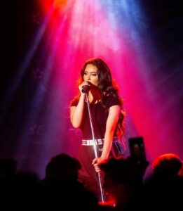 Faouzia Height, Age, Boyfriend, Family, Biography & More » StarsUnfolded