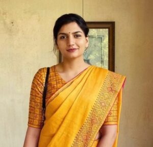 Pari Bishnoi (IAS) Height, Age, Boyfriend, Husband, Family, Biography & More » StarsUnfolded