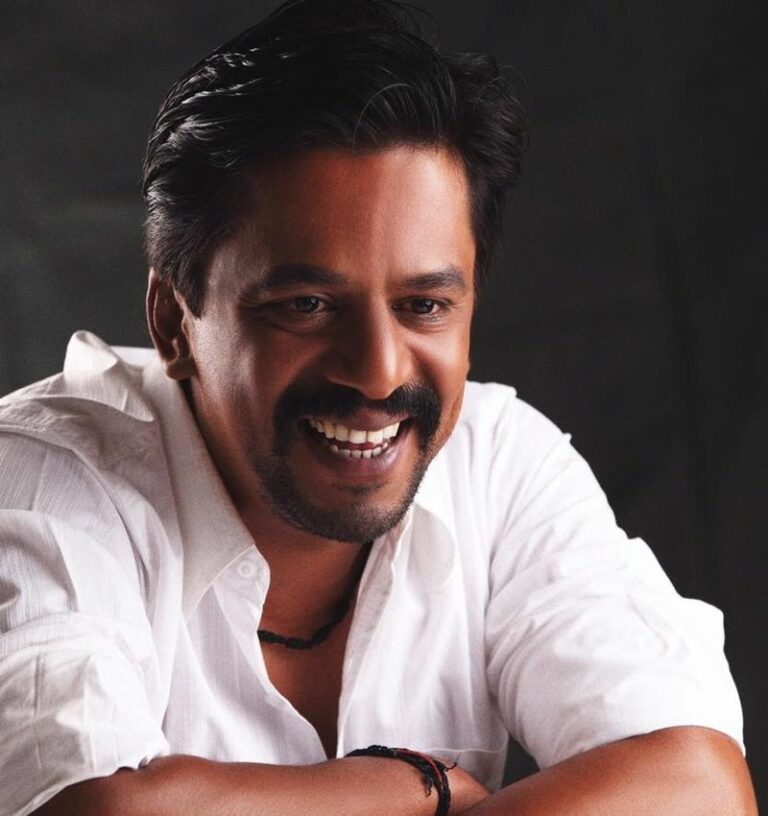 Upendra Limaye Height, Age, Wife, Family, Biography & More » StarsUnfolded
