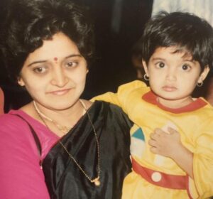 Isha Keskar Height, Age, Husband, Family, Biography & More » StarsUnfolded