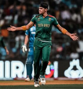 Gerald Coetzee Height, Age, Wife, Family, Biography & More » StarsUnfolded