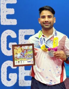 Mahender Singh Height, Weight, Age, Wife, Family, Biography & More ...