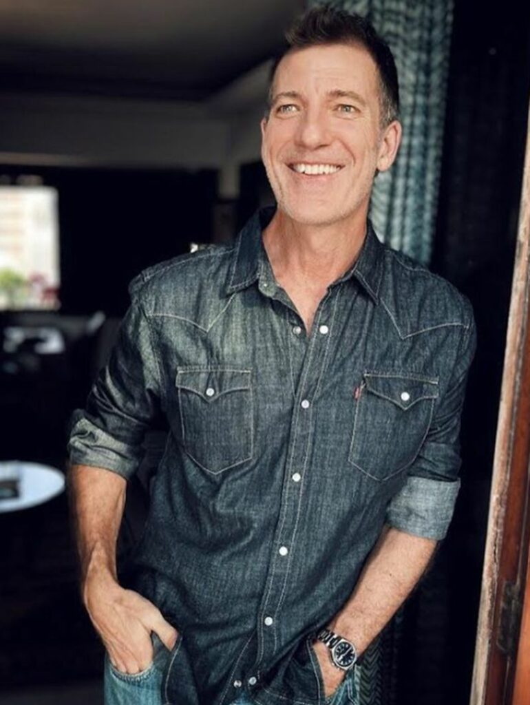 Mark Bennington Height, Age, Wife, Family, Biography & More » StarsUnfolded