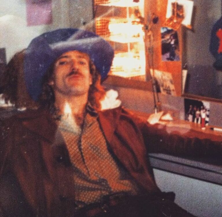 Mark Bennington Height, Age, Wife, Family, Biography & More » StarsUnfolded