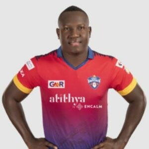 Rovman Powell Height, Age, Wife, Family, Biography & More » StarsUnfolded