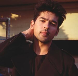 Siddharth Dhanda Height, Age, Girlfriend, Family, Biography & More ...