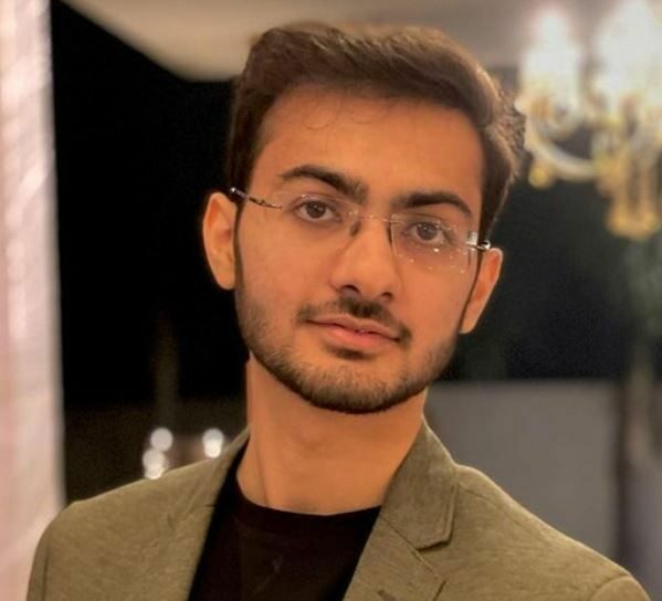 Urvish Desai Age, Wife, Family, Biography & More » StarsUnfolded