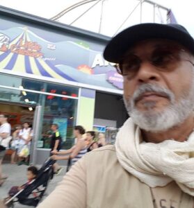 Deepak Qazir Kejriwal Age, Wife, Children, Family, Biography & More ...