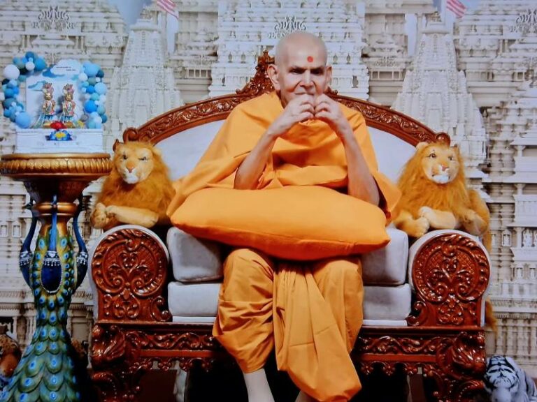 Mahant Swami Maharaj Age, Family, Biography & More » StarsUnfolded