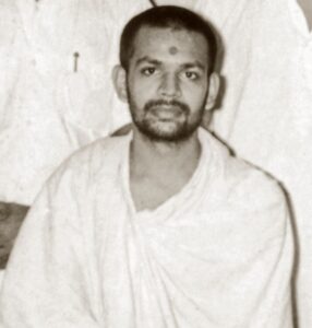 Mahant Swami Maharaj Age, Family, Biography & More » StarsUnfolded