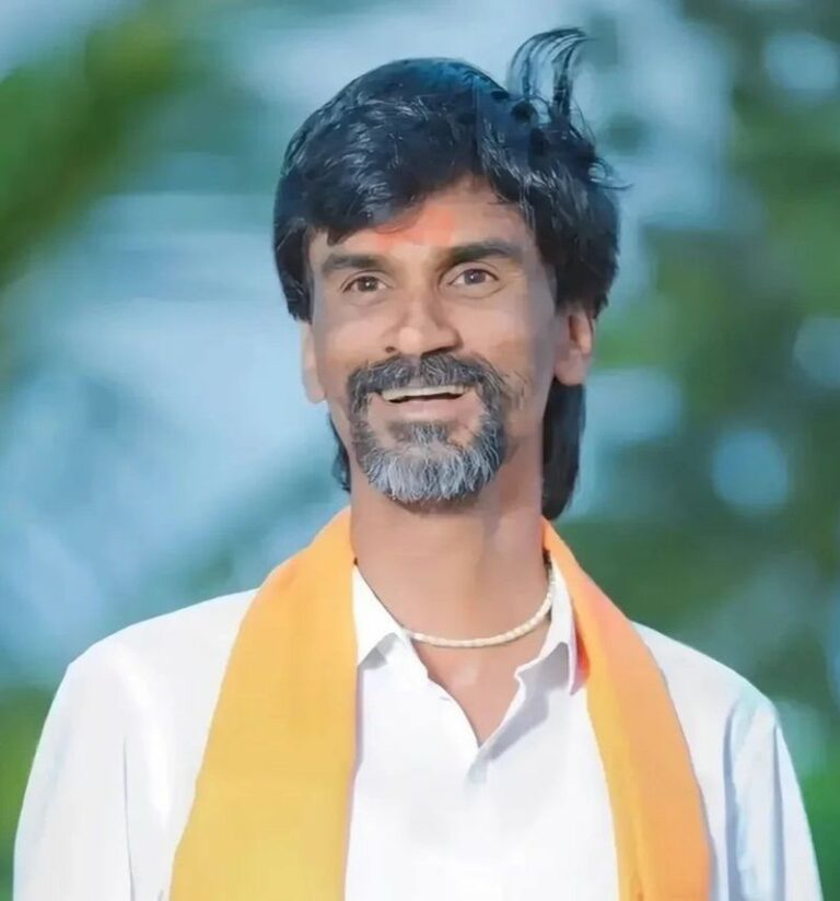 Manoj Jarange Patil Age, Wife, Children, Family, Biography & More ...