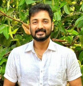 Madha Gaja Raja Actors, Cast & Crew » StarsUnfolded