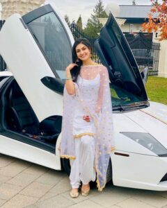 Yesha Sagar Biography » StarsUnfolded