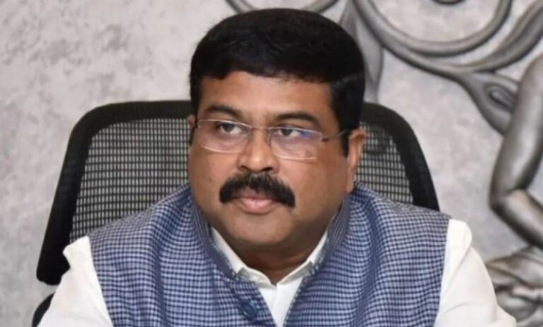 Dharmendra Pradhan Age, Caste, Wife, Children, Family, Biography ...