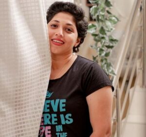 Nishana N (Bigg Boss Malayalam 6) Age, Husband, Children, Family ...