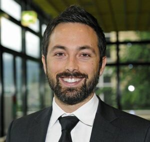 Derek Muller Height, Age, Wife, Children, Family, Biography » StarsUnfolded