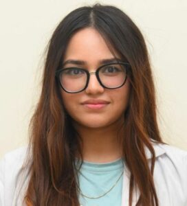 Komal Sharma (Abhishek Sharma's Sister) Height, Age, Family, Biography ...