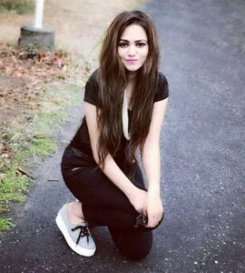 Komal Sharma (Abhishek Sharma's Sister) Height, Age, Family, Biography ...