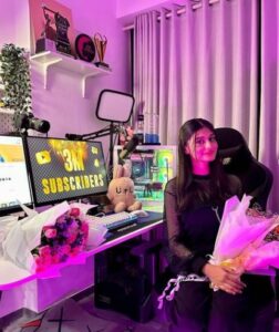 Payal Dhare (Payal Gaming) Height, Age, Boyfriend, Family, Biography ...