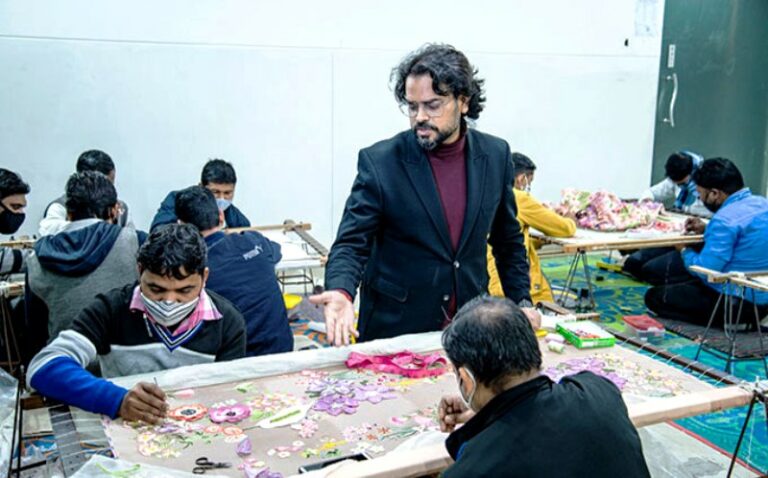 Rahul Mishra Age, Girlfriend, Wife, Family, Biography & More ...