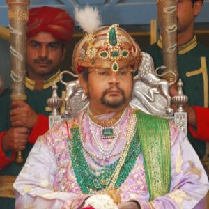 Yaduveer Wadiyar Height, Age, Wife, Children, Family, Biography ...