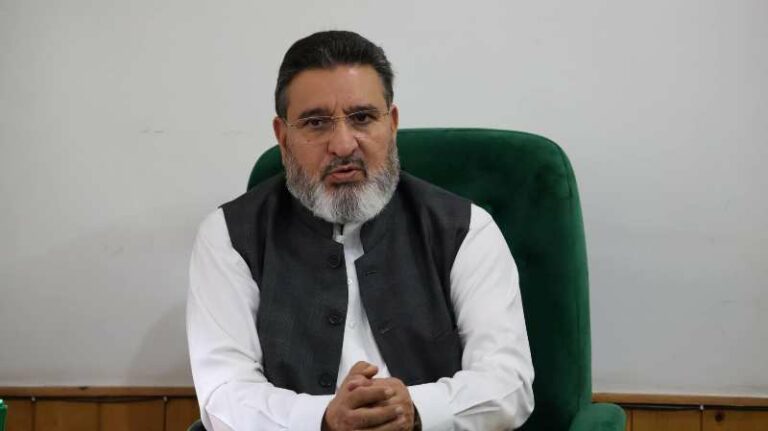 Altaf Bukhari Age, Children, Family, Biography » StarsUnfolded