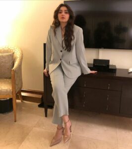 Durefishan Saleem Height, Age, Family, Biography » StarsUnfolded