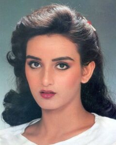 Farah Naaz Age, Husband, Children, Family, Biography » StarsUnfolded