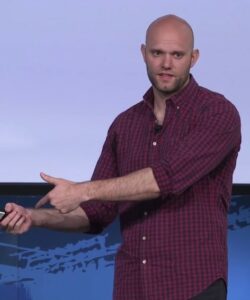 James Clear Age, Girlfriend, Wife, Children, Biography » StarsUnfolded