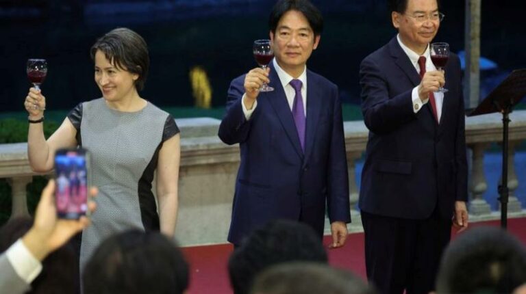 Lai Ching-te Height, Age, Wife, Children, Family, Biography » StarsUnfolded