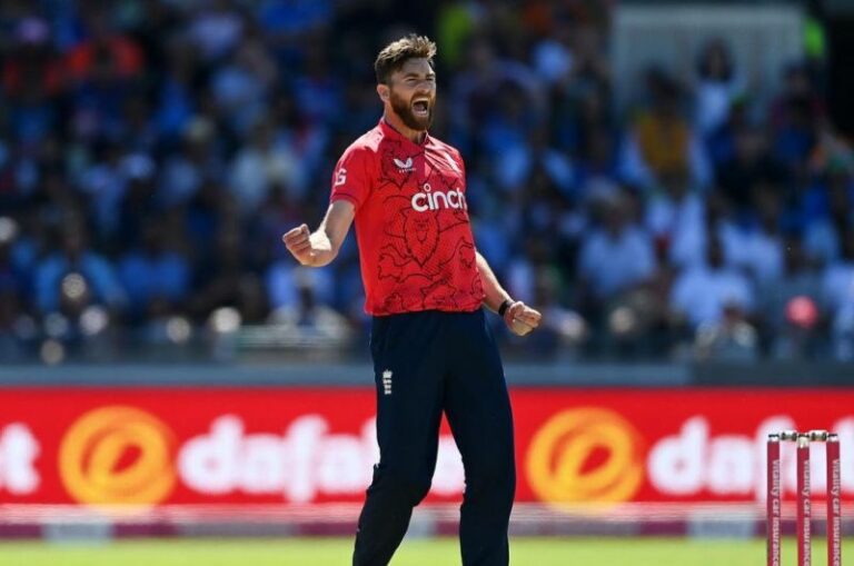 Richard Gleeson Height, Age, Family, Biography » StarsUnfolded