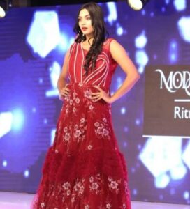 Tamkeen Khan Height, Family, Biography » StarsUnfolded