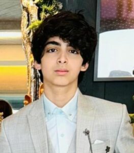 Hridhaan Roshan Height, Age, Family, Biography » StarsUnfolded