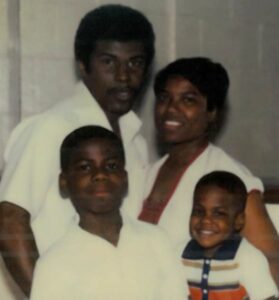 Kevin Hart Height, Age, Wife, Children, Family, Biography » StarsUnfolded