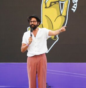 Sarang Sathaye Height, Age, Wife, Family, Biography » StarsUnfolded