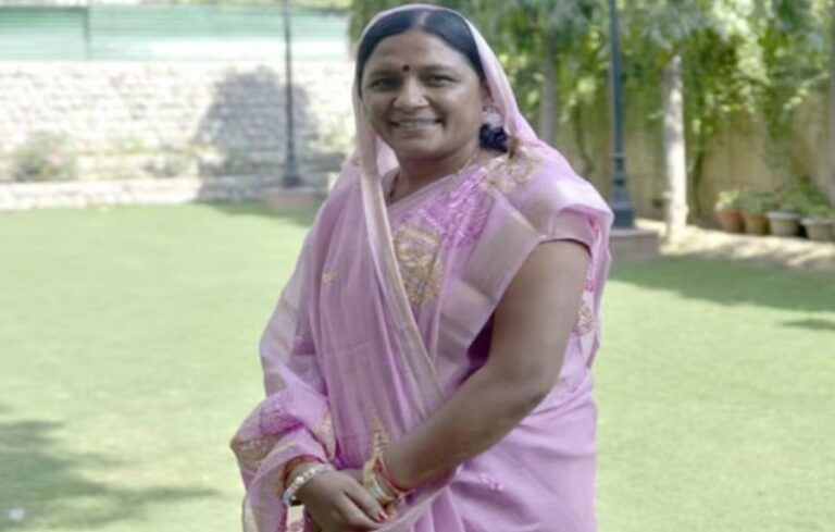 Savitri Thakur Age, Husband, Children, Family, Biography » StarsUnfolded