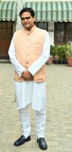 Shantanu Thakur Age, Wife, Family, Biography » StarsUnfolded